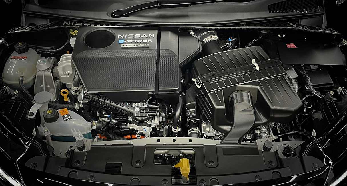 Japan's new hot hatch features unusual hybrid set-up: 2026 Nissan Aura ...