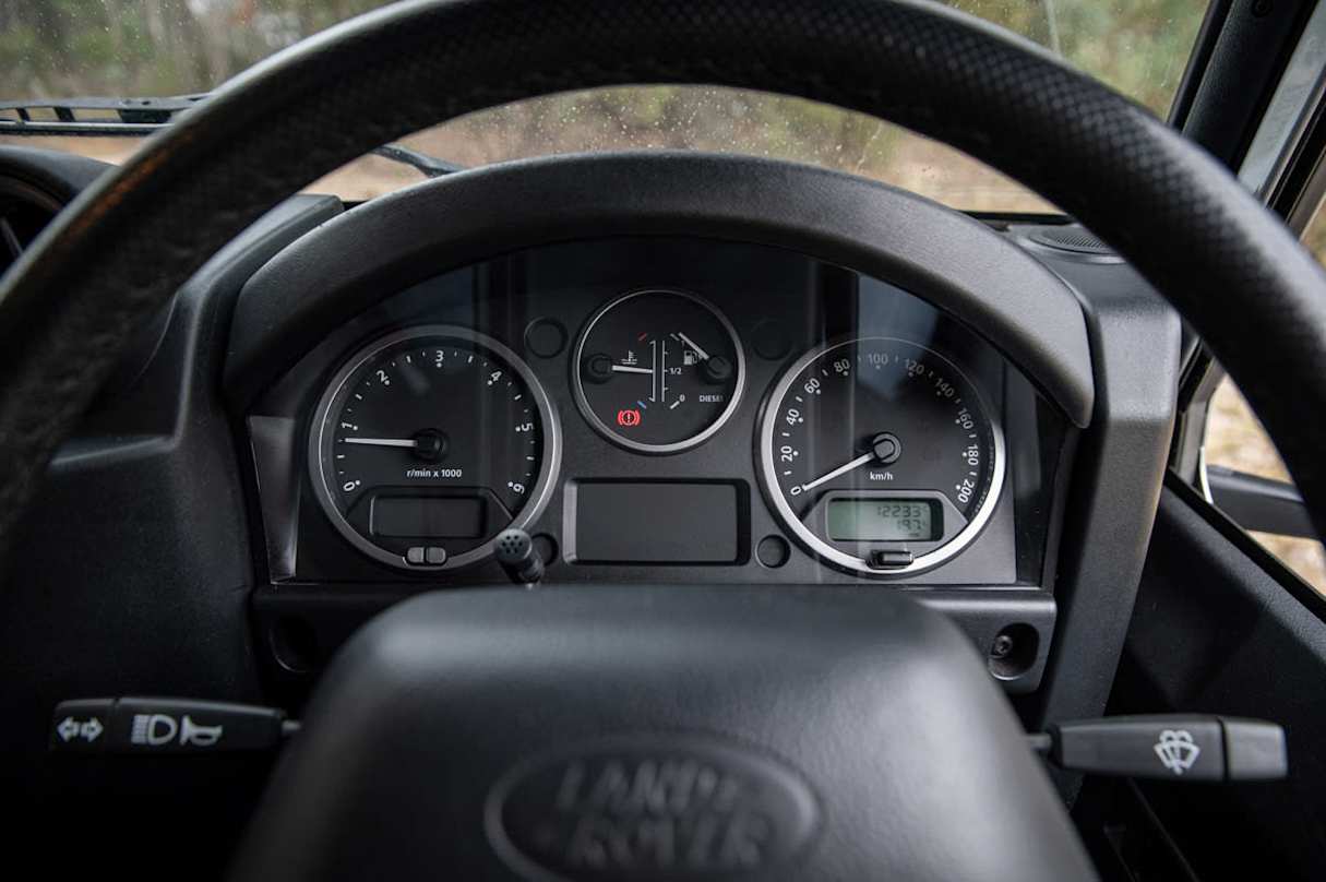 Land Rover Defender 90 D250 S 2026 vs Land Rover Defender 90 2016 ...