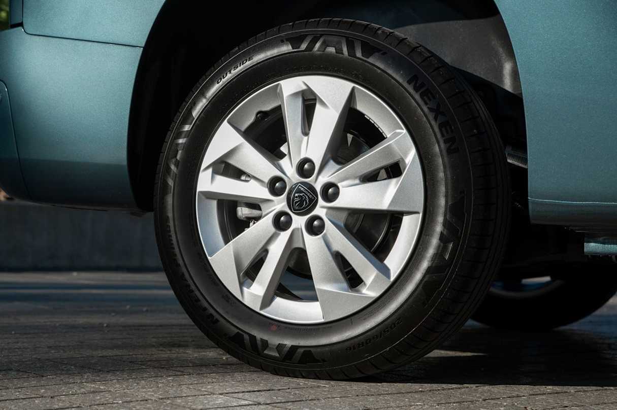 Peugeot Partner 2025 review: Premium LWB – Sharply priced light ...