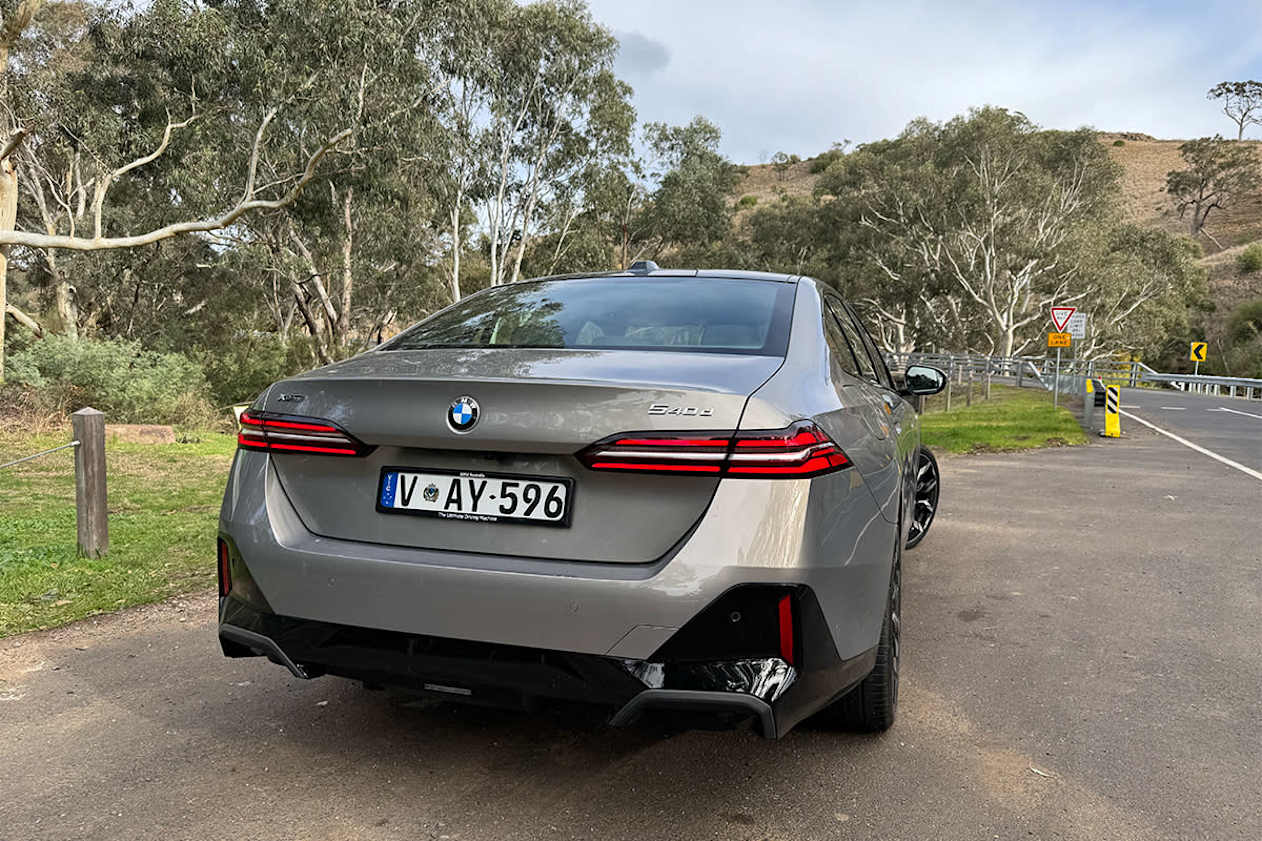 BMW 540d xDrive 2025 review: Sedan – Diesel family car here to battle ...