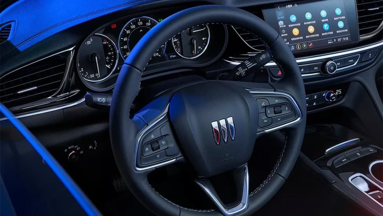 Holden Commodore from another dimension receives its final facelift ...