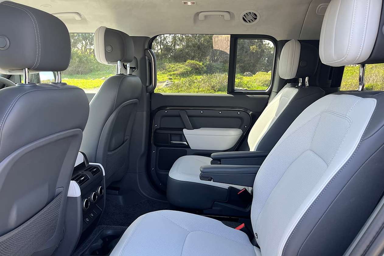 Land Rover Defender Colours | CarsGuide