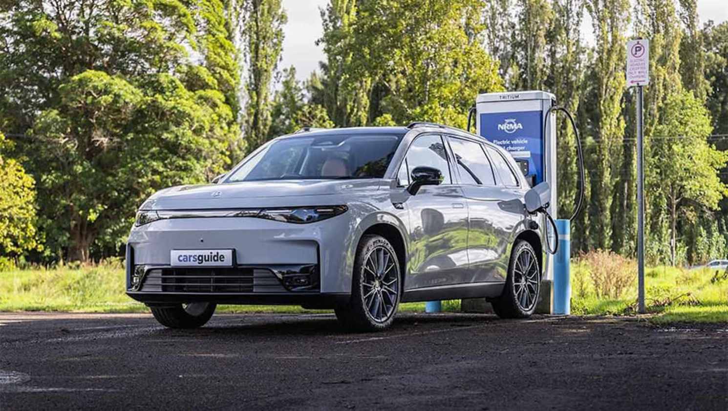 Cut-price BYD Sealion 6 plug-in hybrid and Geely EX5 and Tesla Model Y ...