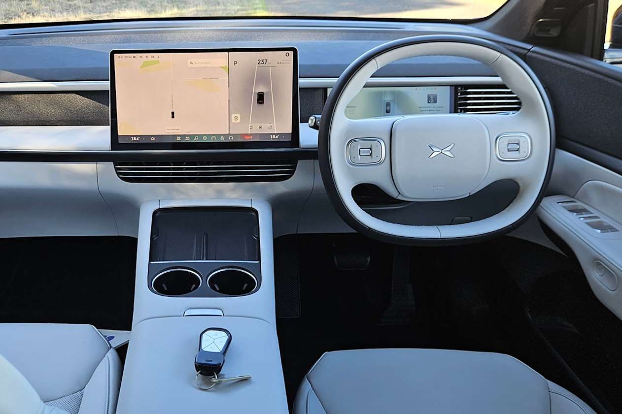 BYD Sealion 7 Premium vs XPeng G6 Standard Range 2025 comparison review ...