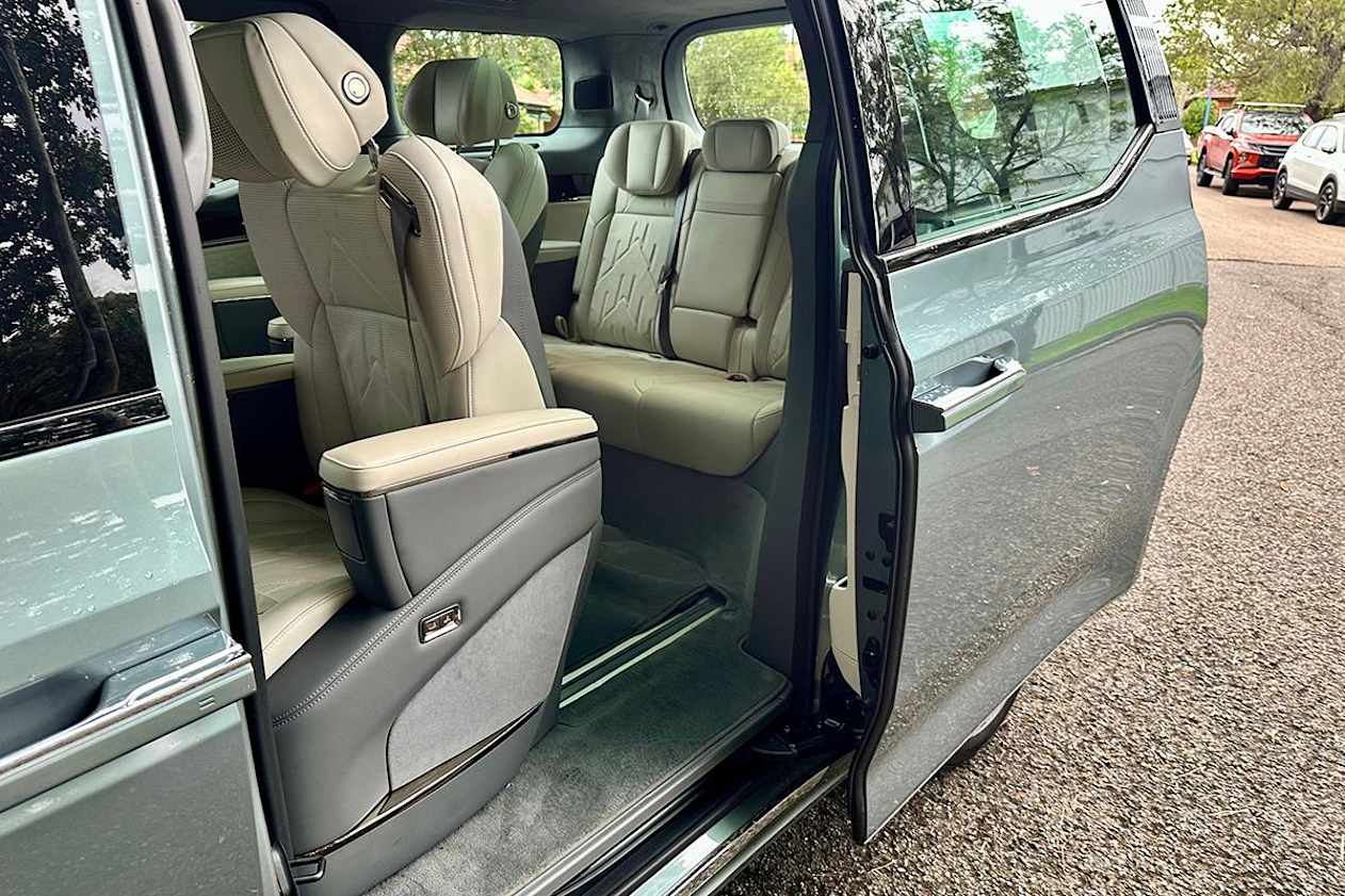 Zeekr 009 2025 review: 7-Seat – Denza D9, LDV Mifa9 and Kia Carnival ...