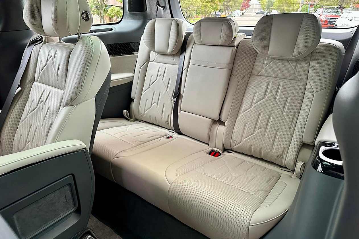 Zeekr 009 2025 review: 7-Seat – Denza D9, LDV Mifa9 and Kia Carnival ...