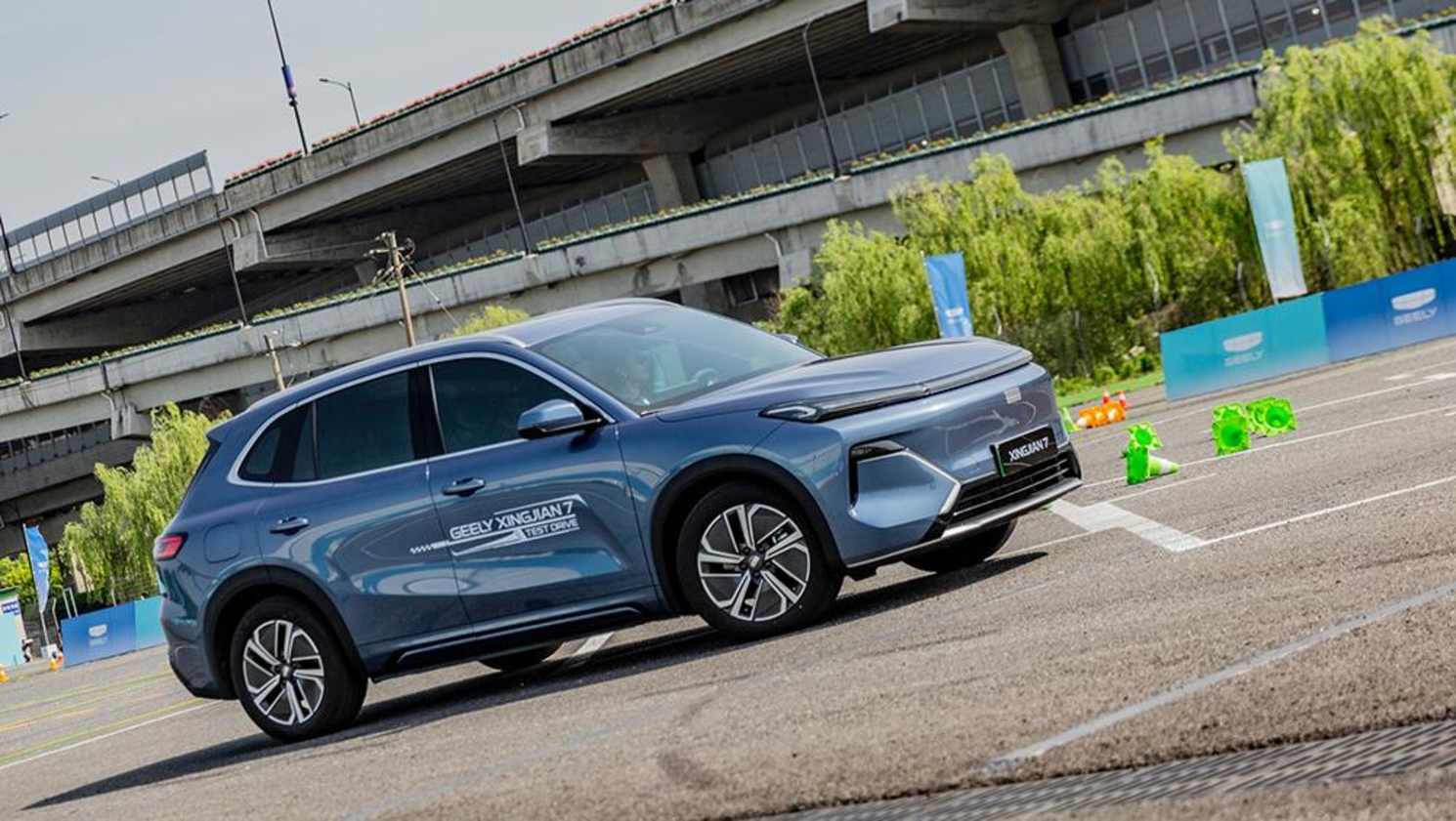 Another Chinese plug-in hybrid SUV zooms into orbit to battle the BYD Sealion 6, Leapmotor C10 ...