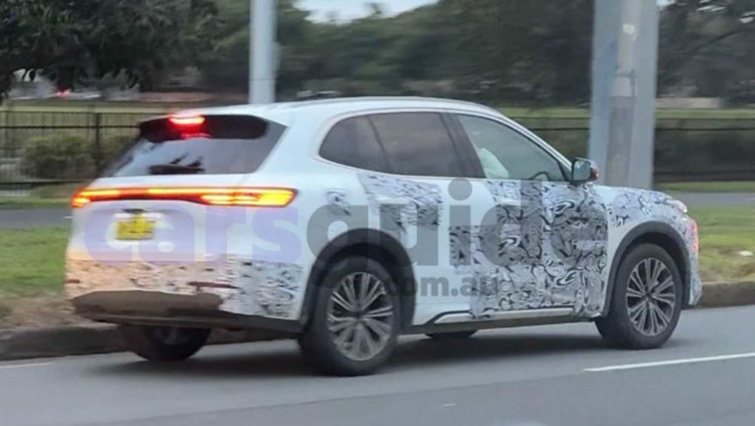 China's latest plug-in hybrid weapon spotted in Australia! Geely's 2025 ...