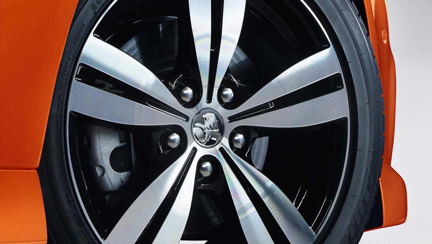 Holden Commodore SS Storm 2014 review | CarsGuide