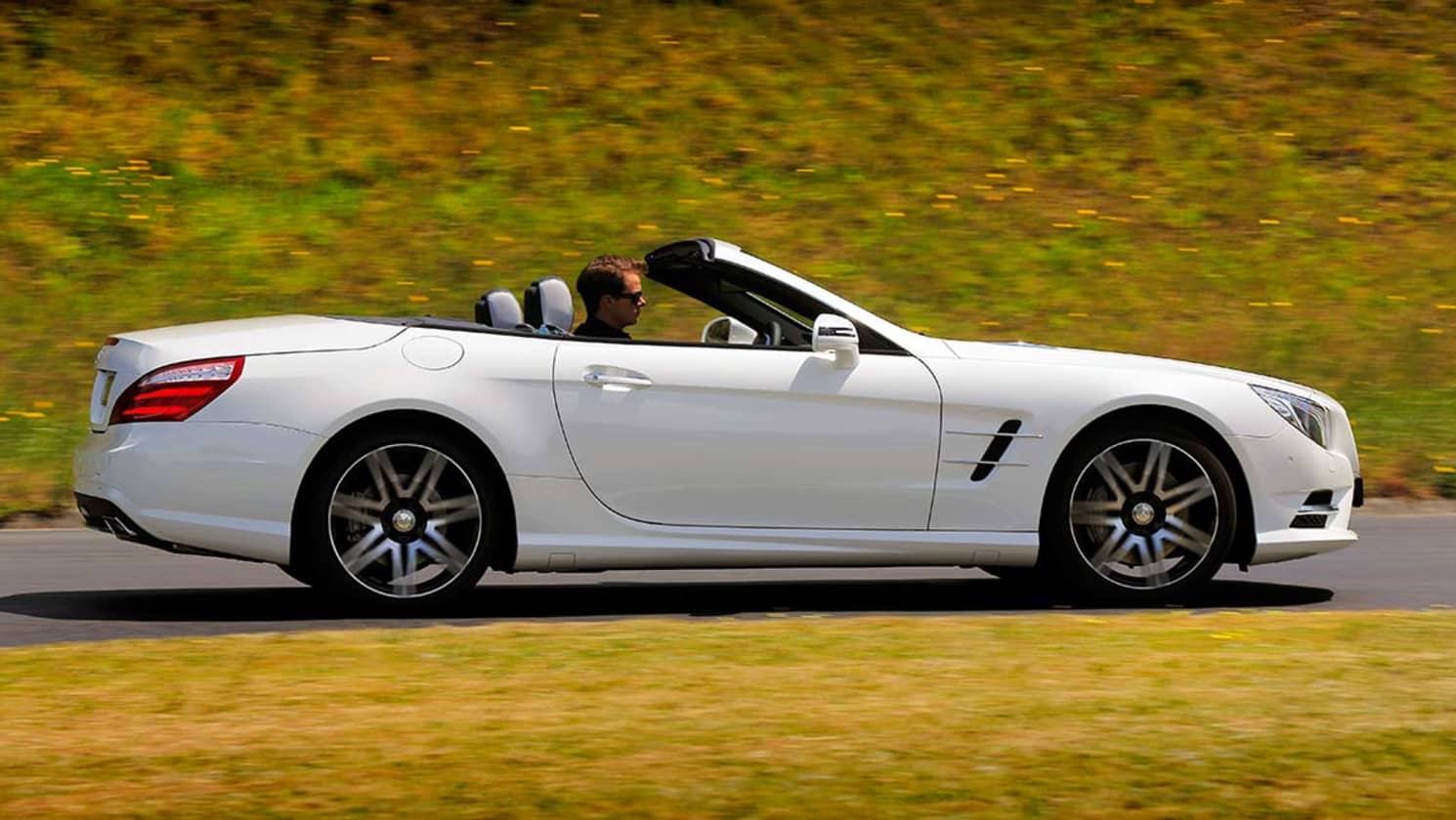 Mercedes-Benz SL400 2015 review | CarsGuide