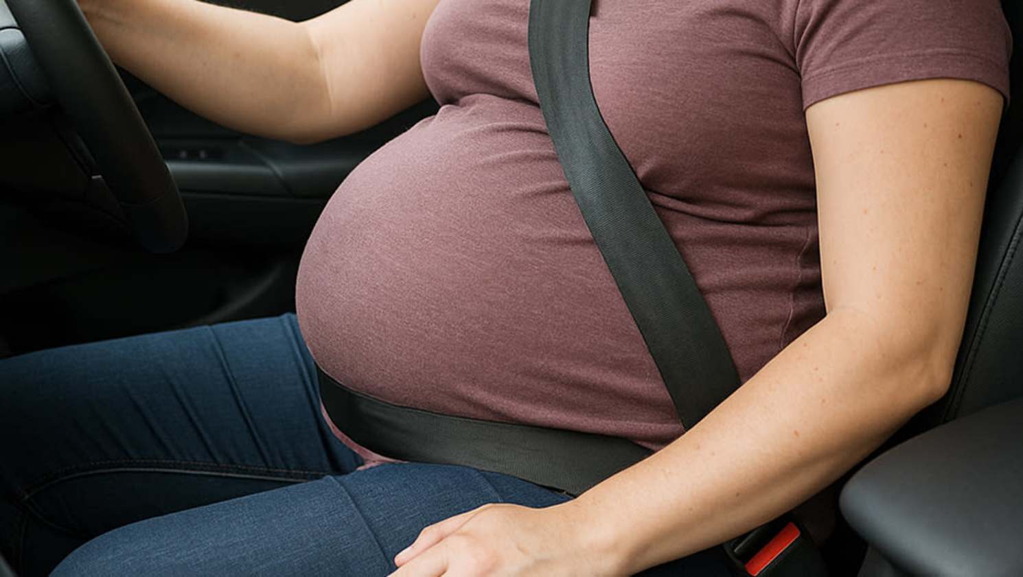 How to wear seatbelt when pregnant - Car Advice | CarsGuide