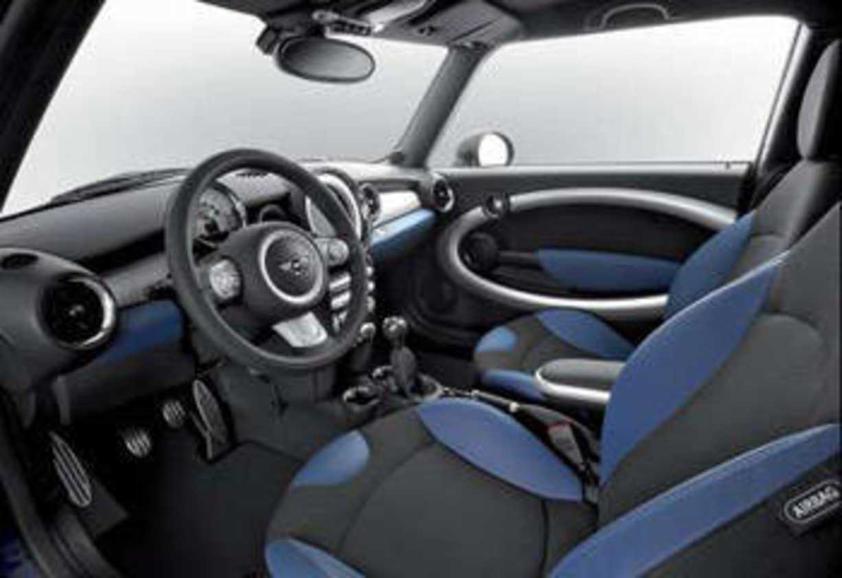2008 mini interior
