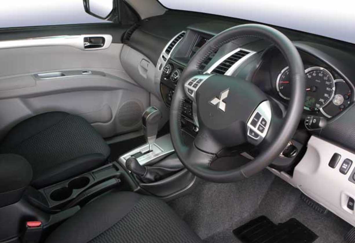 challenger 2009 interior