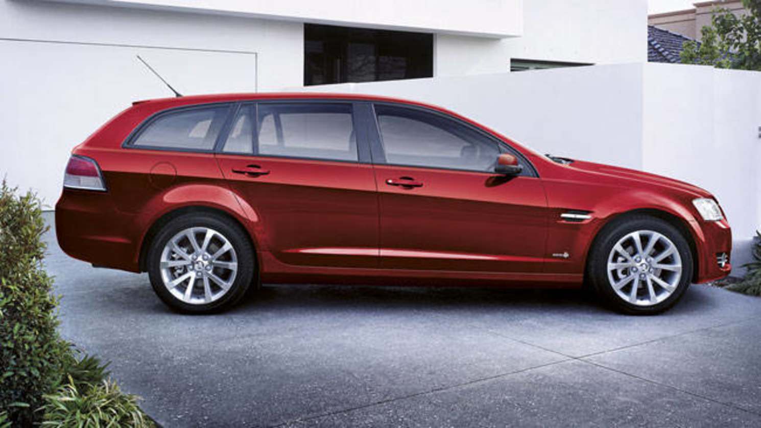 Holden Commodore VE Sportswagon LPG 2012 review | CarsGuide