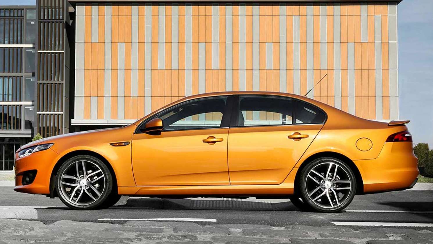 Ford Falcon XR6 2015 review | CarsGuide