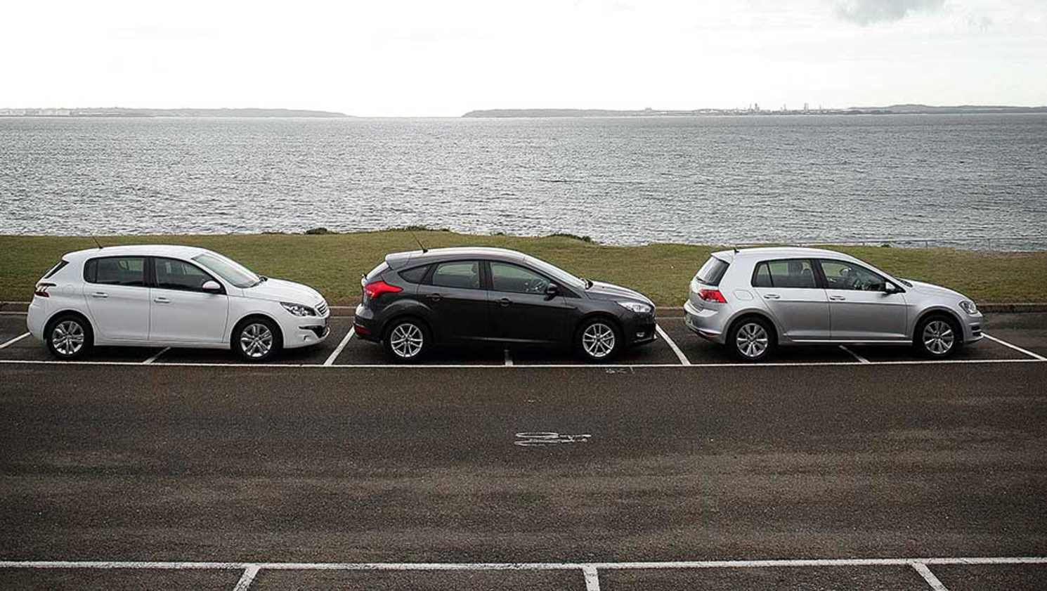 Ford Focus, Peugeot 308 and Volkswagen Golf 2015 Review | CarsGuide