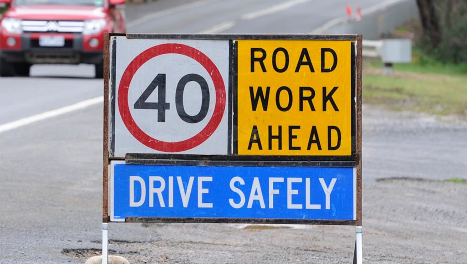 Australian road signs for dummies - Car Advice | CarsGuide