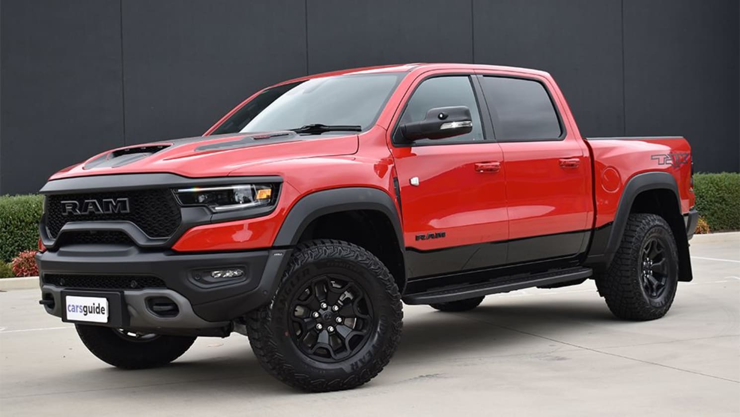 Price cut during last call for iconic V8 truck: 2025 Ram 1500 goes into ...