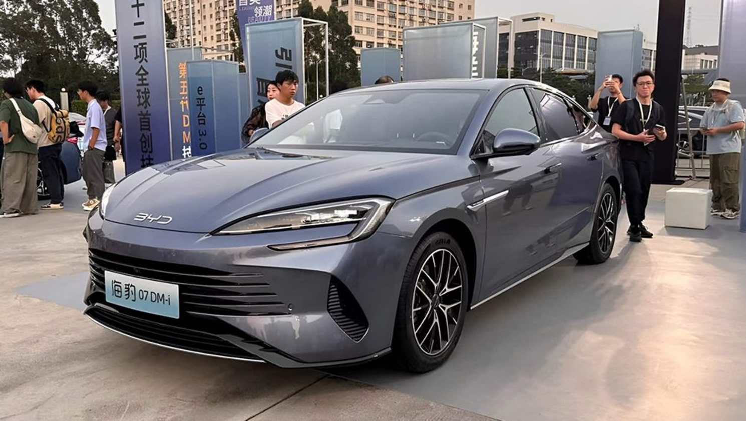 The car you only need to refuel seven times a year: BYD shows off new plug-in hybrid Seal 07 ...