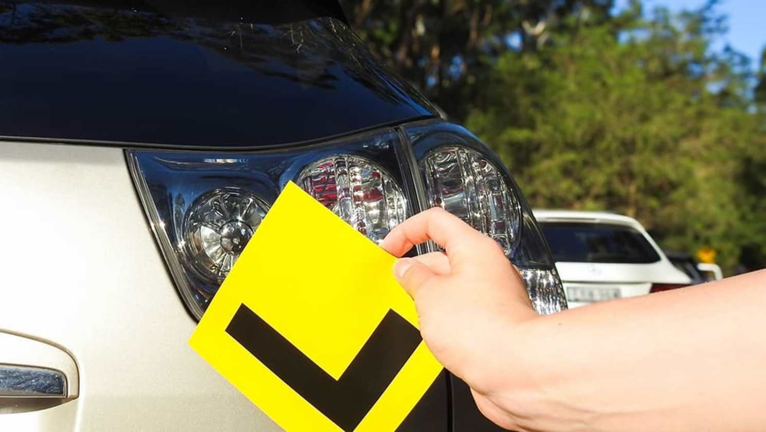 Where to Put L Plates on a Car Australia | CarsGuide