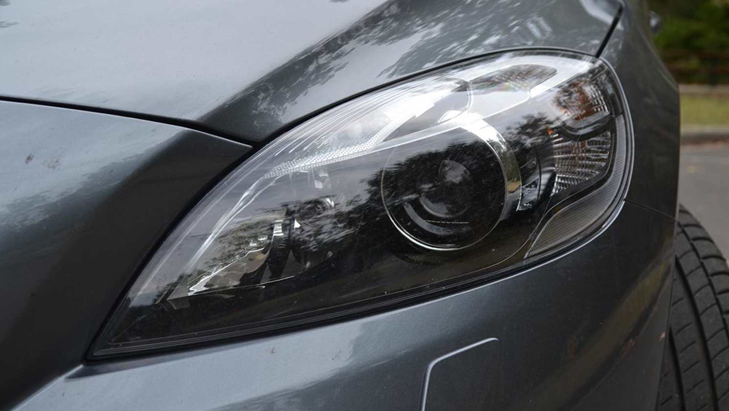 Volvo V40 D4 Luxury 2015 review | CarsGuide