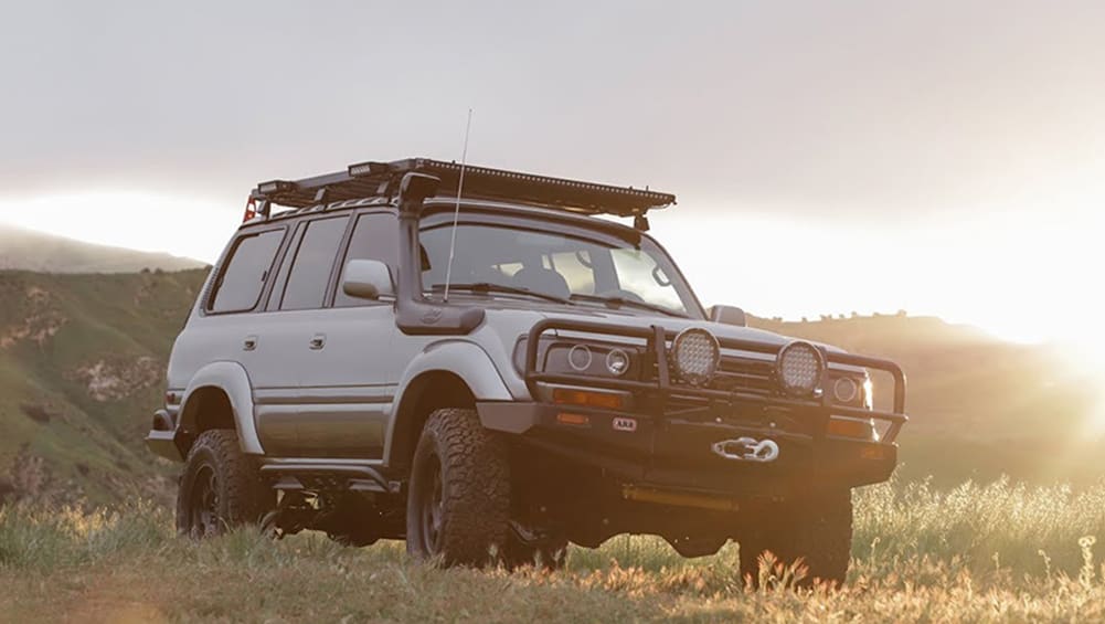 Joe Rogan's brand new 1993 Land Cruiser packs 433kW | CarsGuide