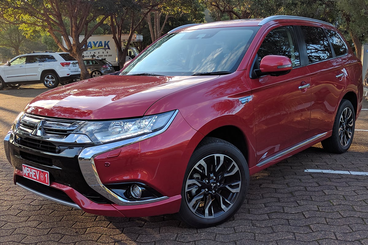 Mitsubishi Outlander PHEV Exceed 2017 review: family test | CarsGuide