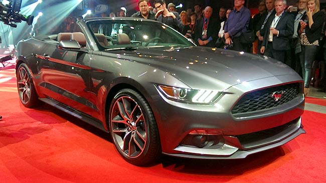 Ford Mustang convertible unveiled in Sydney | video - Car News | CarsGuide