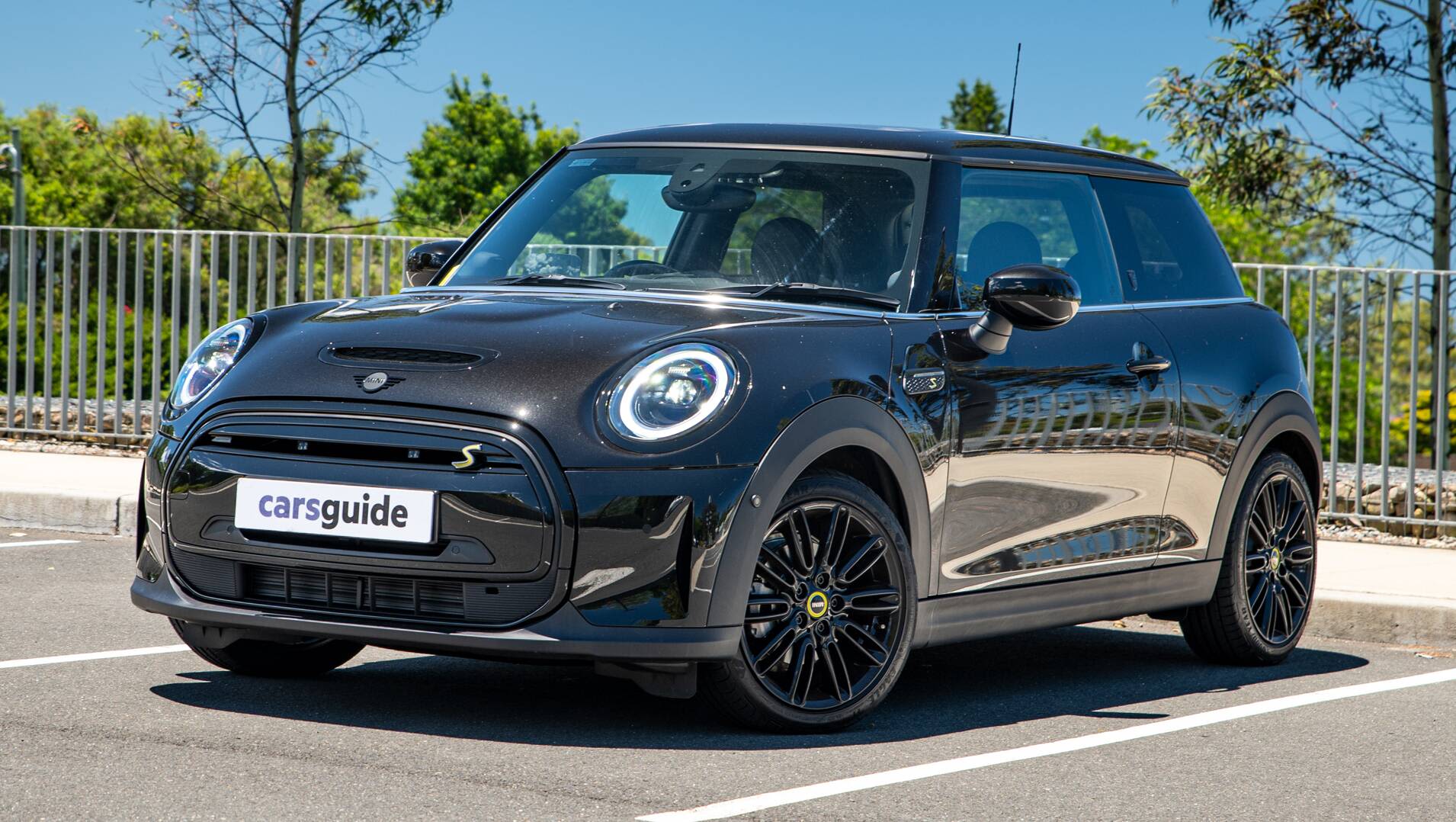 Mini Cooper electric car 2022 review: SE Electric - The ultimate EV hot ...