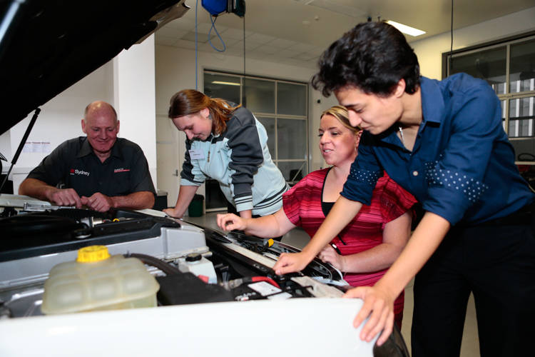 Women in Auto Trades program encourages female mechanics - Car News ...
