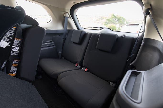 Mitsubishi Outlander 2018 review: ES seven seat | CarsGuide