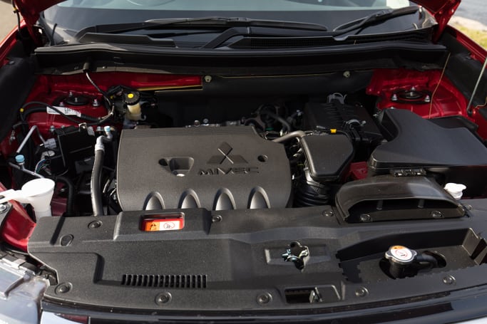 Mitsubishi Outlander 2018 review: ES seven seat | CarsGuide