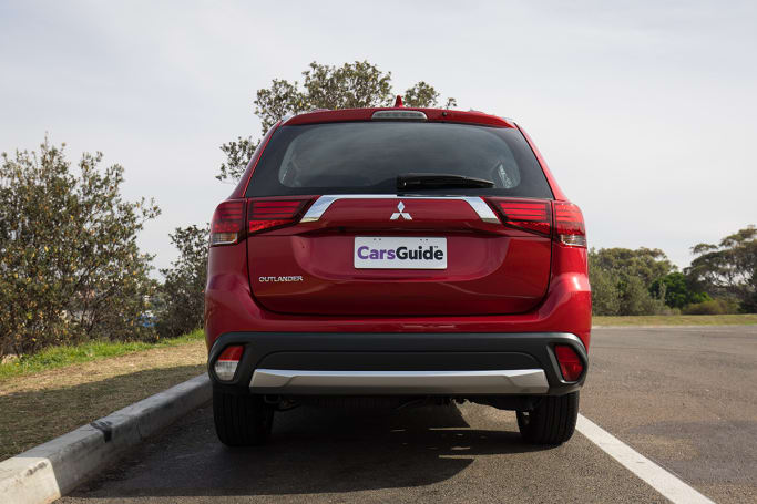 Mitsubishi Outlander 2018 review: ES seven seat | CarsGuide