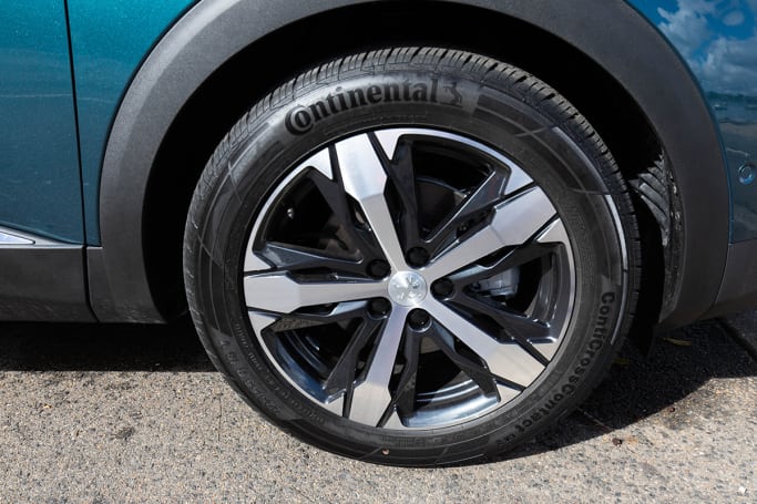 Peugeot 5008 Allure 2018 review | CarsGuide