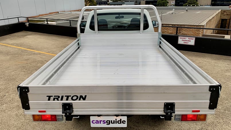Mitsubishi Triton single cab petrol 2019 review | CarsGuide