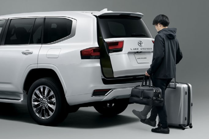 What the 2022 Toyota LandCruiser 300 Series' move away from a split ...