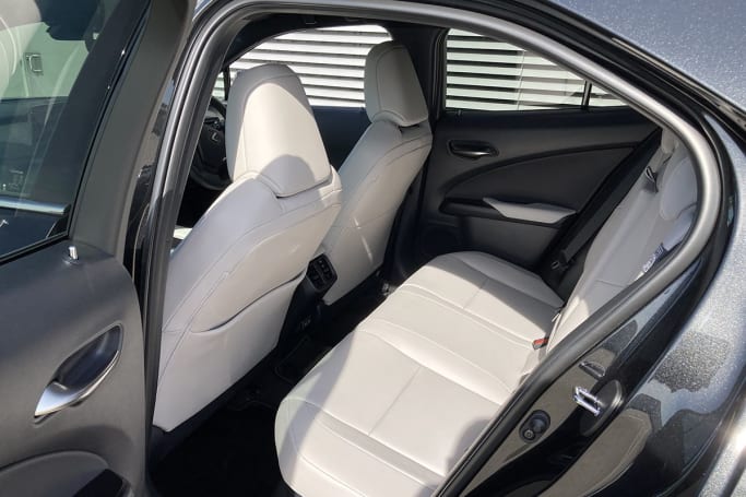 Lexus UX Boot Space, Size, Luggage Capacity & Cargo Volume | CarsGuide