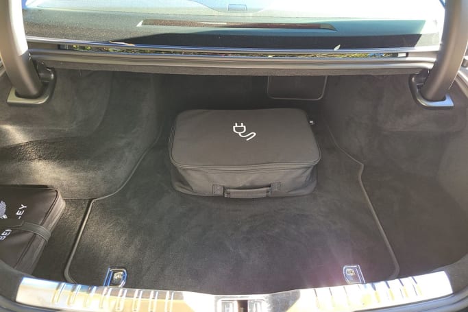 Bentley Flying Spur Boot Space, Size, Luggage Capacity & Cargo Volume ...