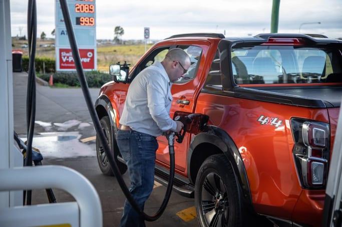 How to Improve Fuel Economy - 8 Steps to Better Fuel Efficiency | CarsGuide