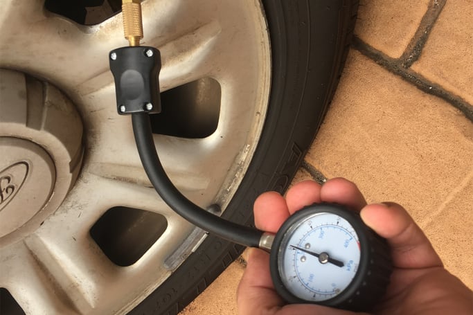 How to find the best tyre deflators | CarsGuide