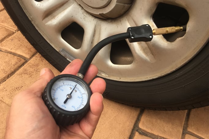 How to find the best tyre deflators | CarsGuide
