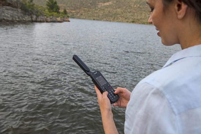 Satellite Phone: 5 Best Sat Phones Reviewed | CarsGuide