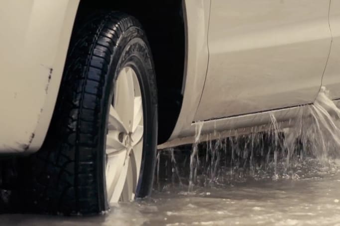 How to drive through water with your SUV | CarsGuide