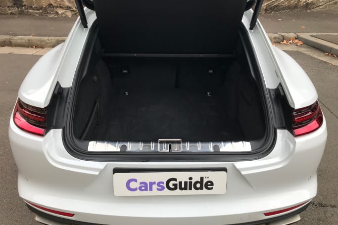 Porsche Panamera 2018 review: 4 E-Hybrid | CarsGuide