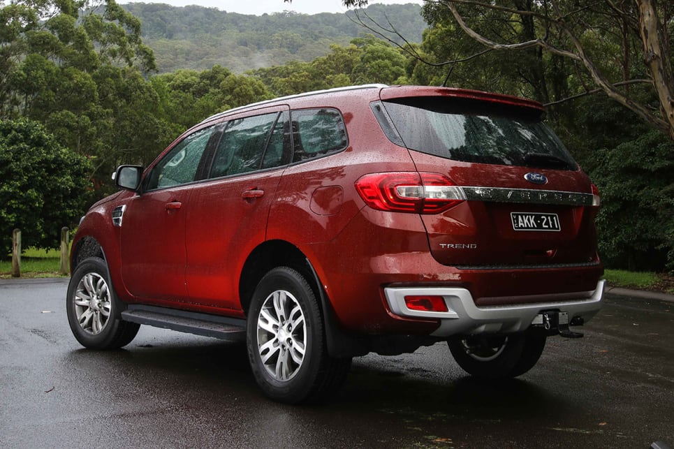 Ford Everest Trend RWD 2017 review | CarsGuide