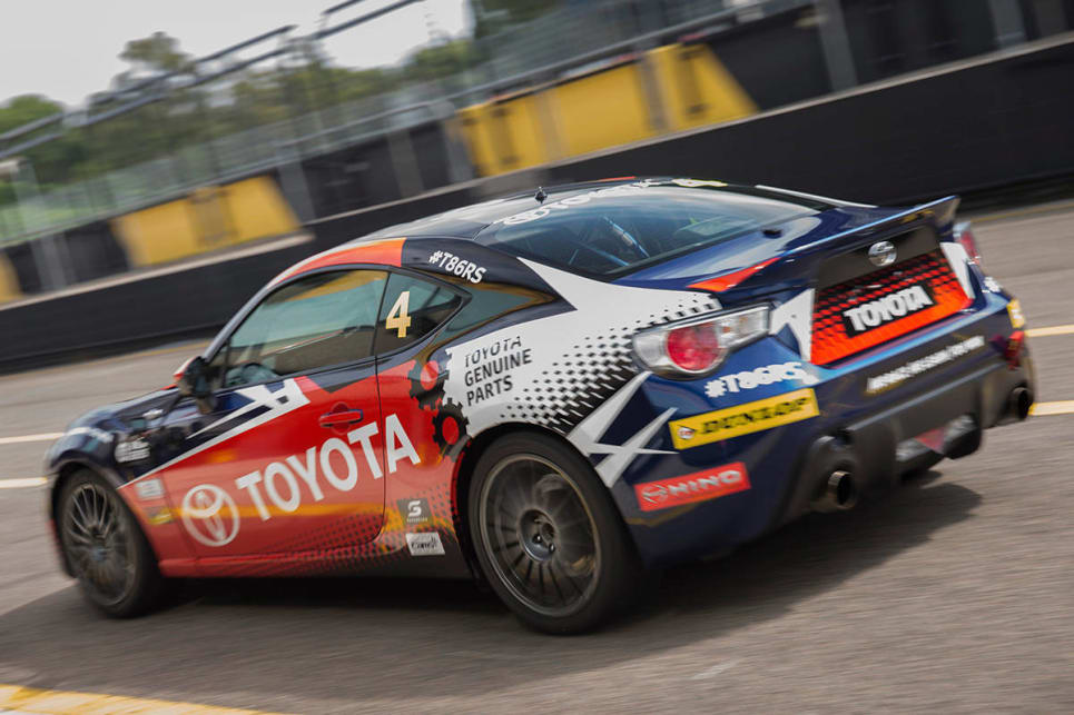 Toyota 86 T86RS 2017 review | CarsGuide