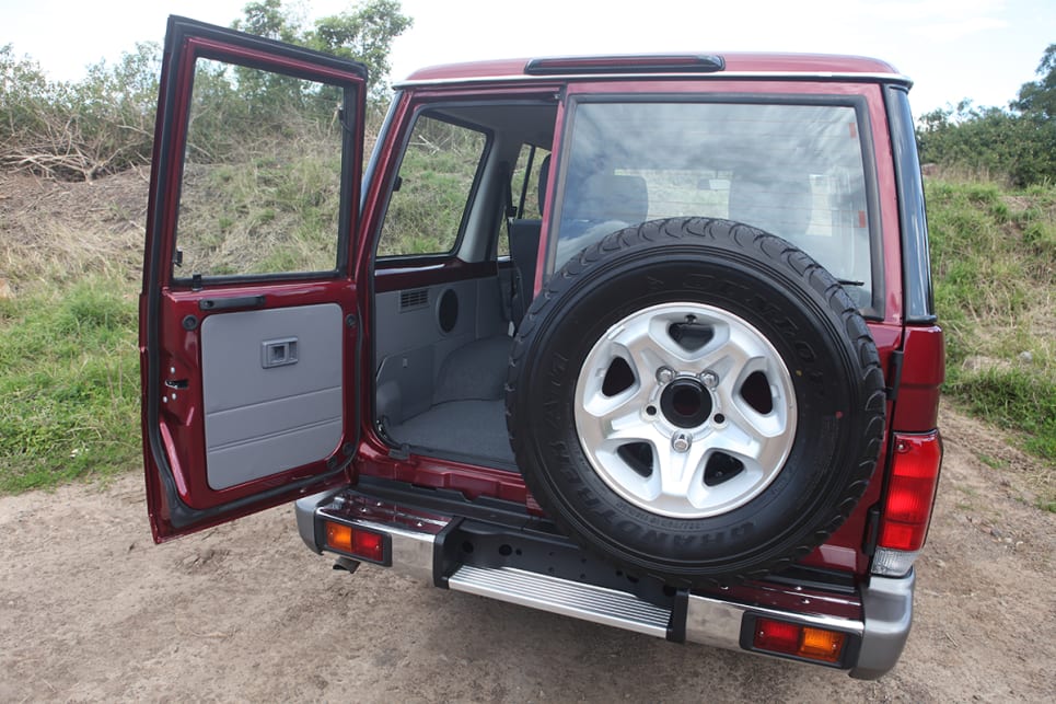 Toyota Land Cruiser 76 Series wagon 2020 review | CarsGuide