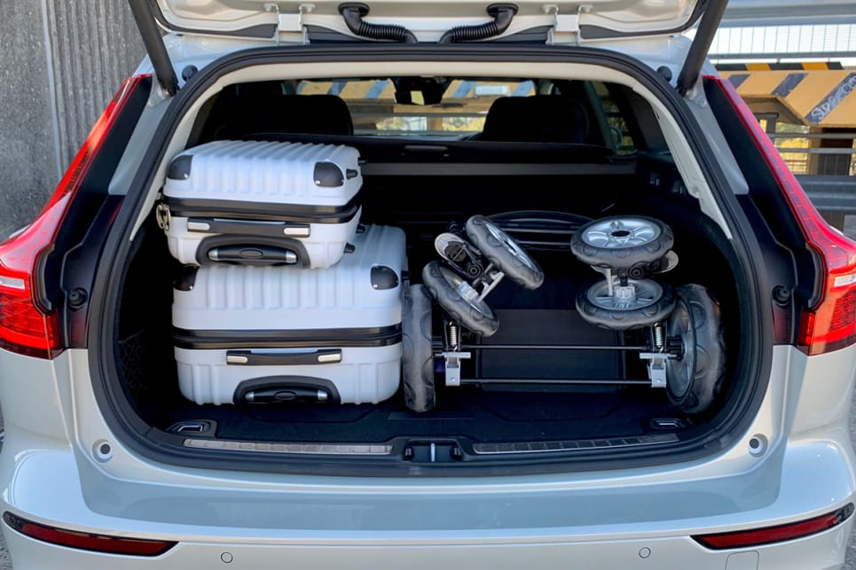 Volvo V60 2020 review | CarsGuide