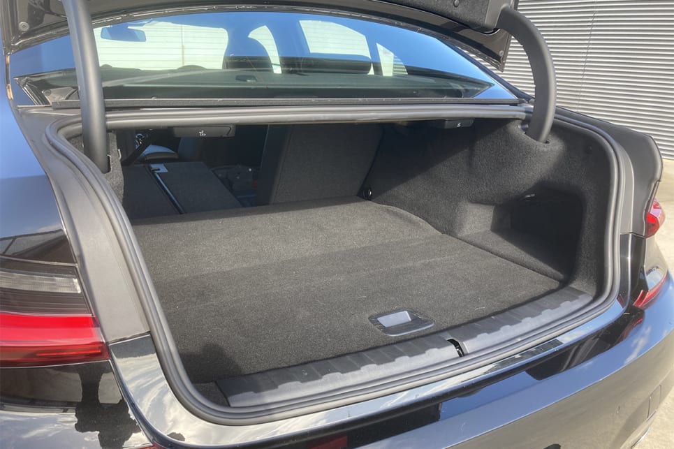 BMW 330e 2021 review | CarsGuide