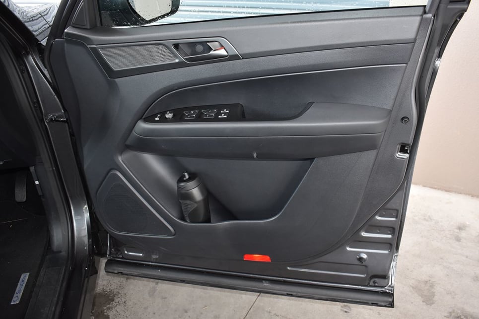 Ssangyong Musso Interior Images & Photos - See the Inside of the Latest ...